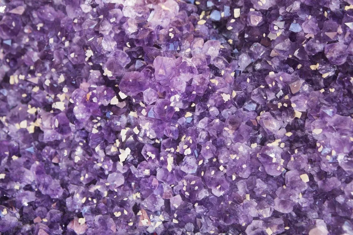 Violet Crystals - The Best Violet Crystals To Help You Heal – Hello ...